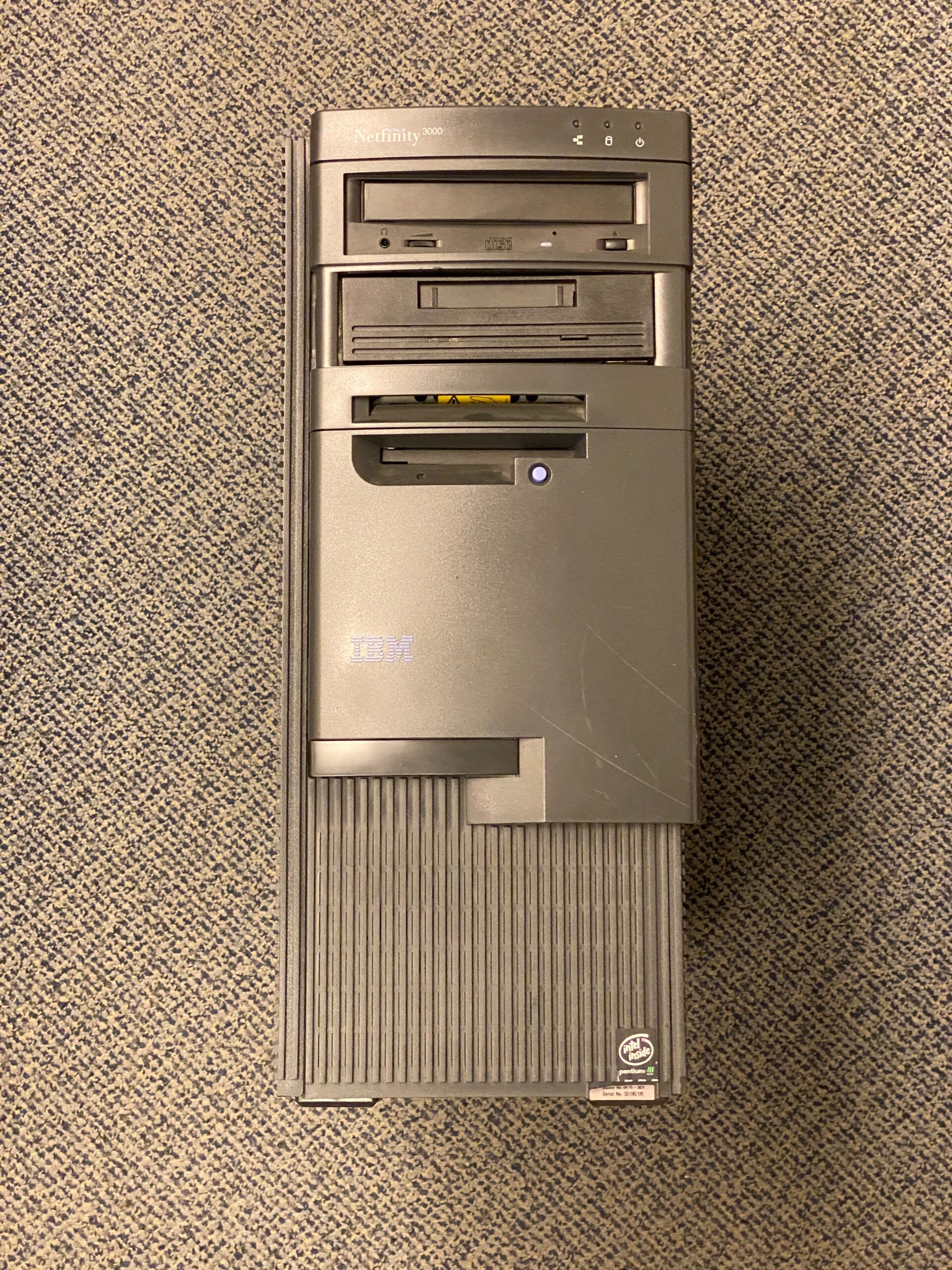 IBM Netfinity 3000 | Doomi’s Braindump
